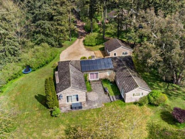 4 bedroom detached bungalow for sale