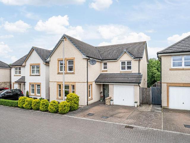 4 bedroom detached bungalow for sale