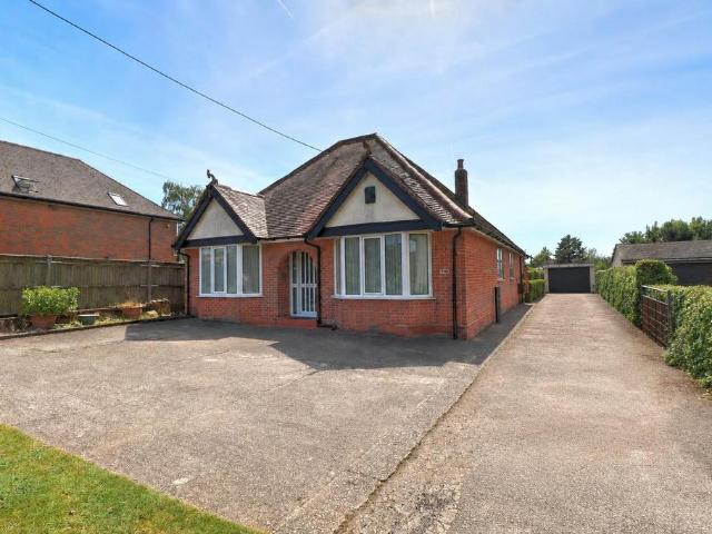4 bedroom detached bungalow for sale