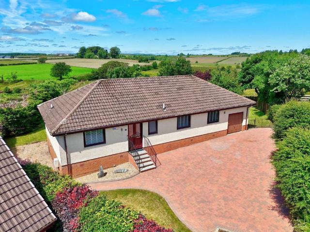 4 bedroom detached bungalow for sale