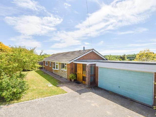 4 bedroom detached bungalow for sale