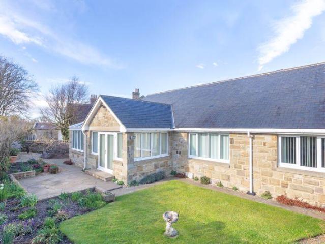 4 bedroom detached bungalow for sale