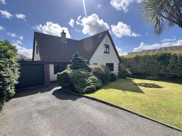 4 bedroom detached bungalow for sale
