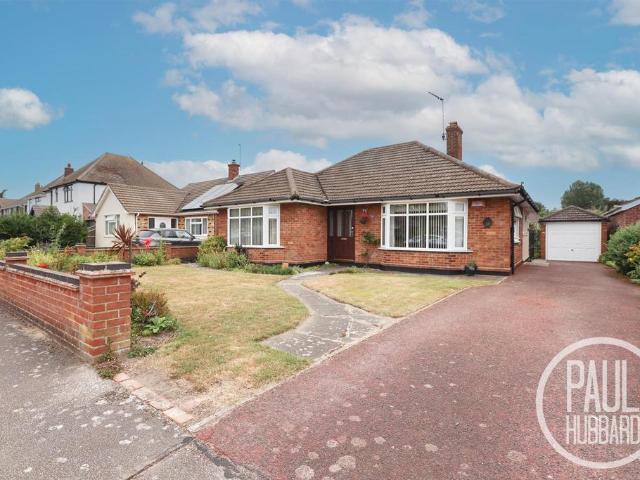 4 bedroom detached bungalow for sale
