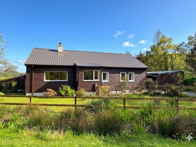4 bedroom detached bungalow for sale