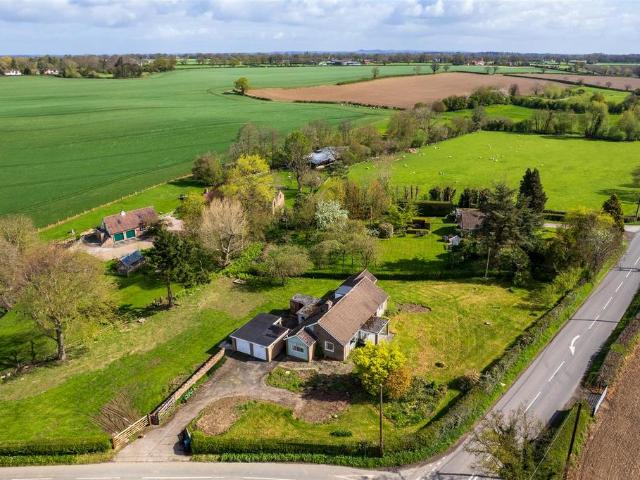 4 bedroom detached bungalow for sale