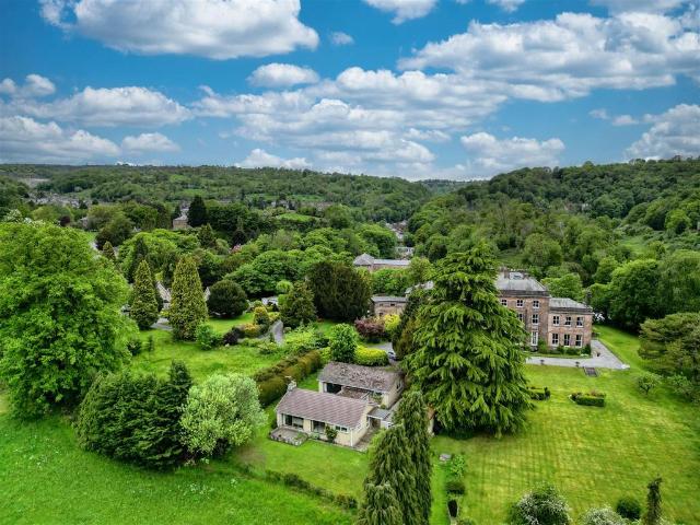 4 bedroom detached bungalow for sale
