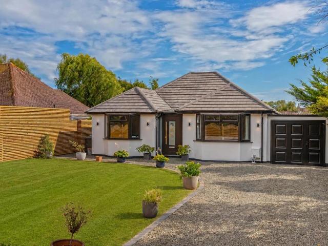 4 bedroom detached bungalow for sale