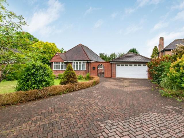 4 bedroom detached bungalow for sale