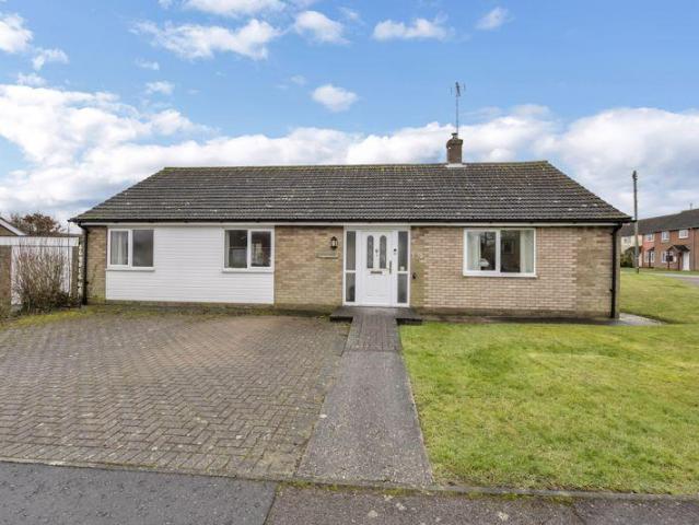4 bedroom detached bungalow for sale
