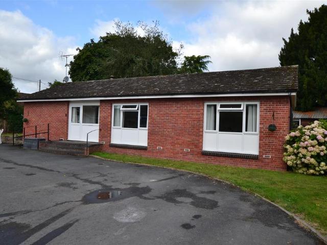 4 bedroom detached bungalow for sale