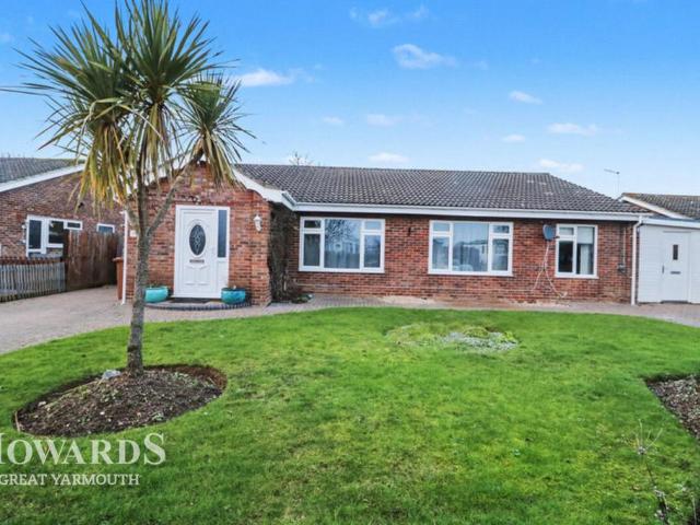 4 bedroom detached bungalow for sale