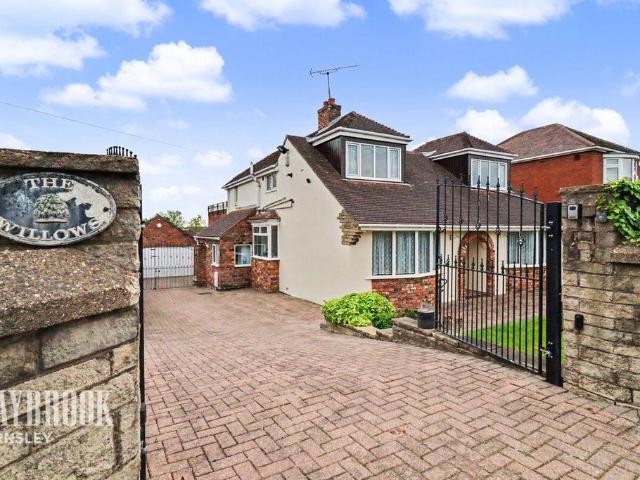 4 bedroom detached bungalow for sale