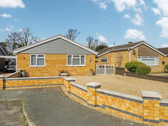 4 bedroom detached bungalow for sale