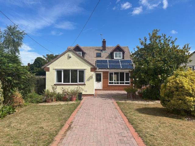 4 bedroom detached bungalow for sale
