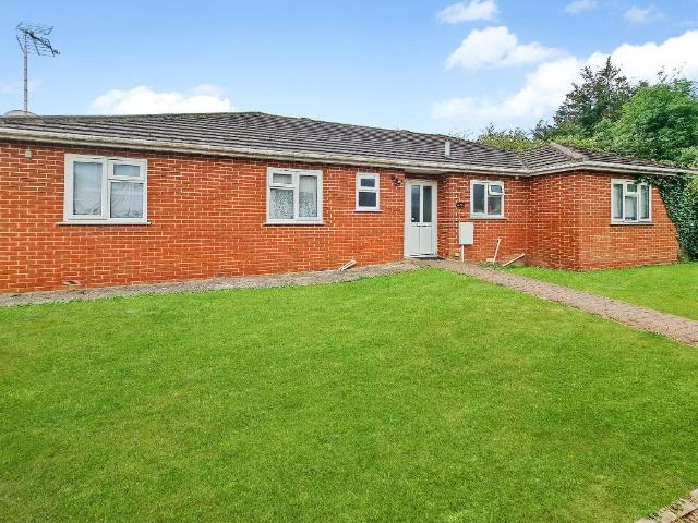 4 bedroom detached bungalow for sale
