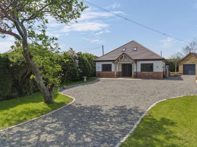 4 bedroom detached bungalow for sale