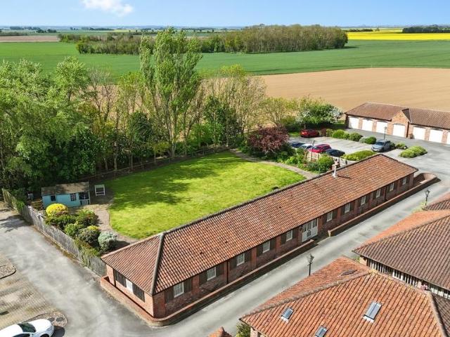 4 bedroom detached bungalow for sale