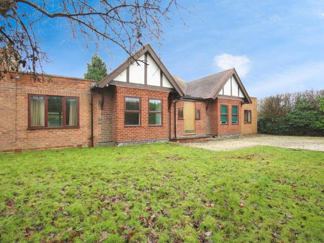 4 bedroom detached bungalow for sale
