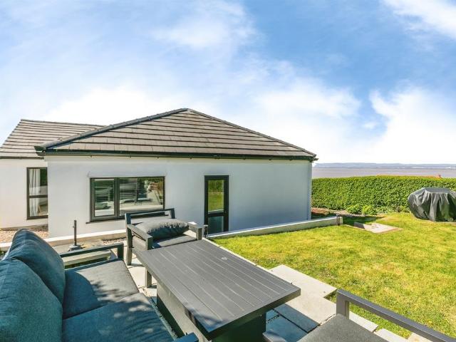 4 bedroom detached bungalow for sale