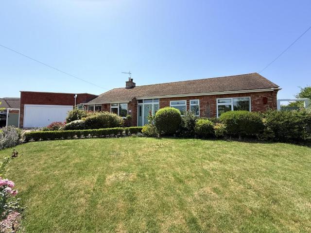 4 bedroom detached bungalow for sale