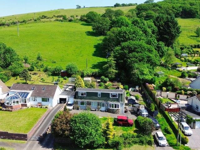 4 bedroom detached bungalow for sale