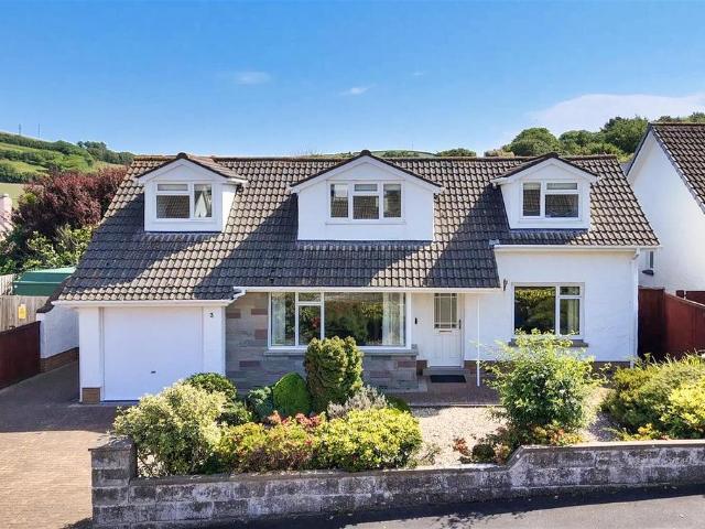 4 bedroom detached bungalow for sale