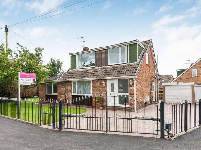 4 bedroom detached bungalow for sale