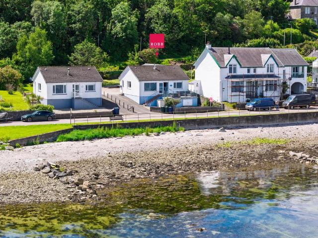 4 bedroom detached bungalow for sale