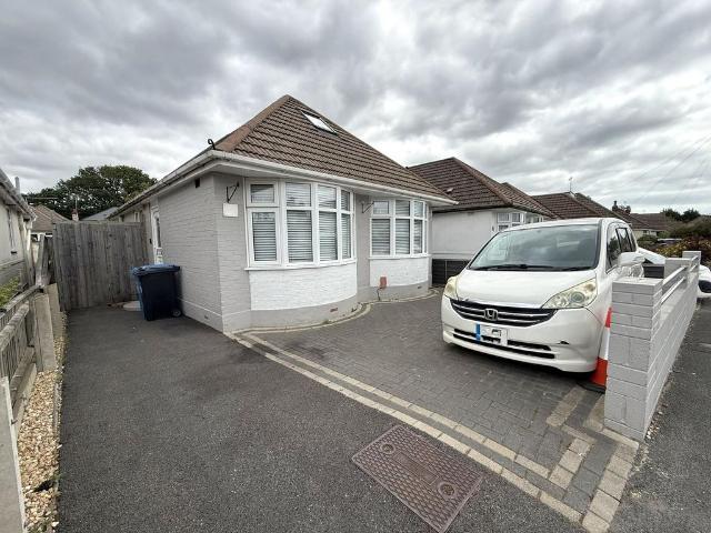 4 bedroom detached bungalow for sale