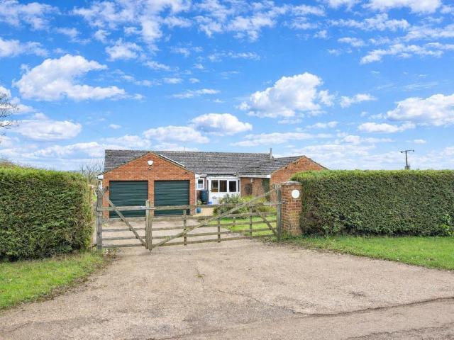 4 bedroom detached bungalow for sale