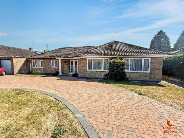 4 bedroom detached bungalow for sale