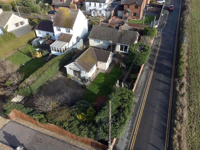 4 bedroom detached bungalow for sale