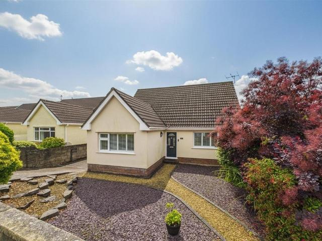 4 bedroom detached bungalow for sale