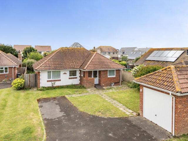 4 bedroom detached bungalow for sale