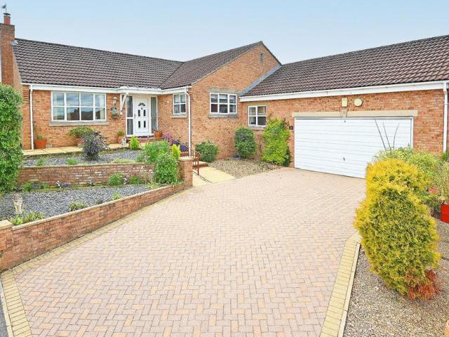 4 bedroom detached bungalow for sale