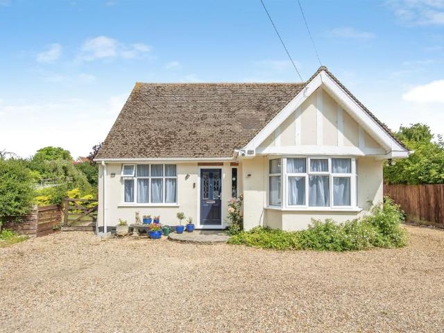 4 bedroom detached bungalow for sale