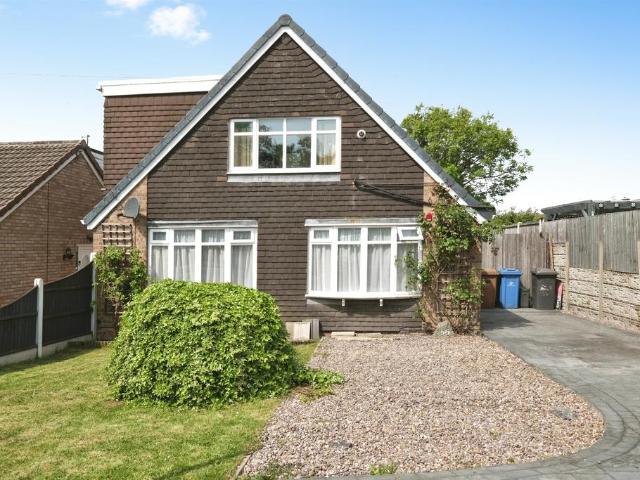 4 bedroom detached bungalow for sale