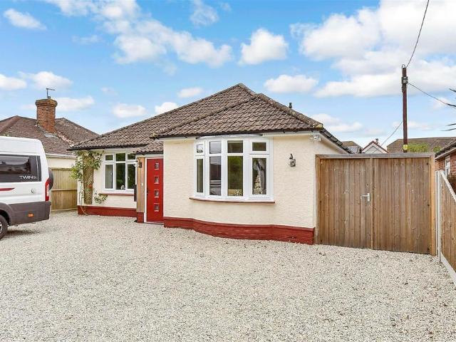 4 bedroom detached bungalow for sale