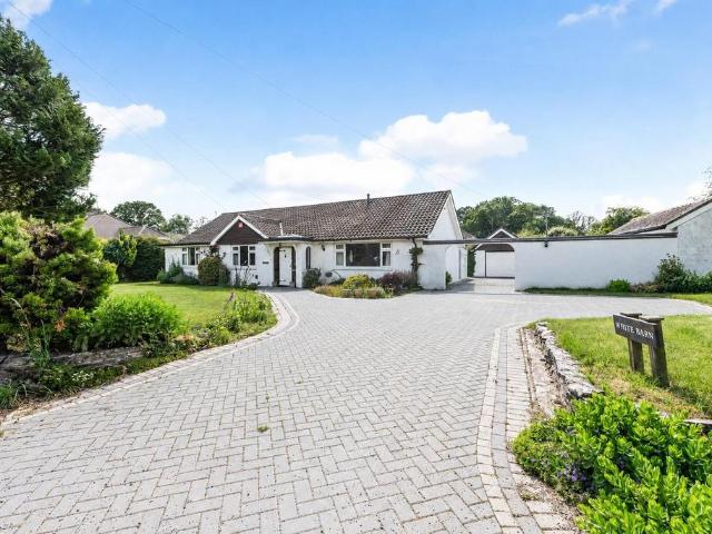4 bedroom detached bungalow for sale