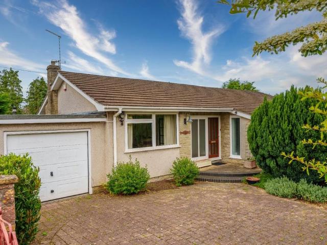 4 bedroom detached bungalow for sale
