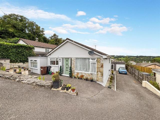 4 bedroom detached bungalow for sale