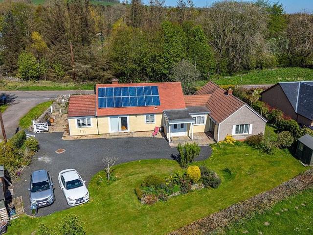 4 bedroom detached bungalow for sale