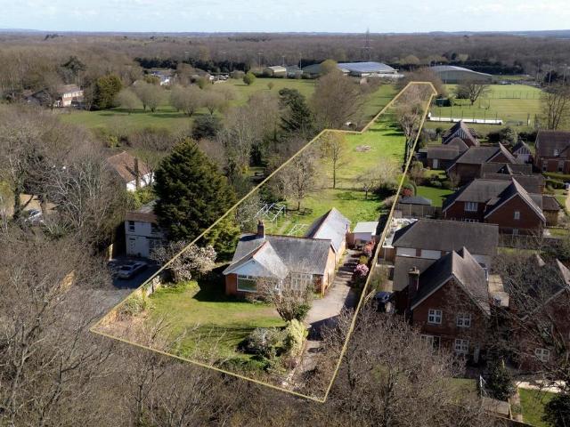 4 bedroom detached bungalow for sale