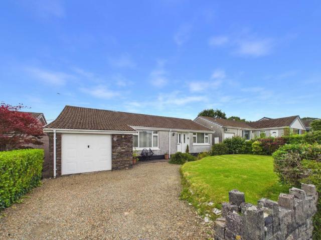 4 bedroom detached bungalow for sale