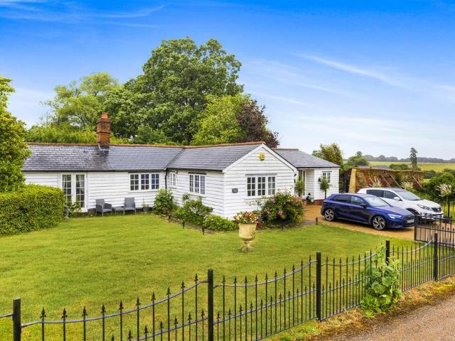 4 bedroom detached bungalow for sale