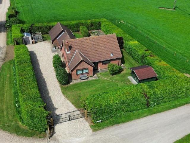 4 bedroom detached bungalow for sale