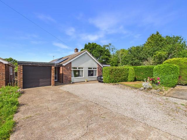 4 bedroom detached bungalow for sale