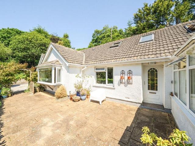 4 bedroom detached bungalow for sale