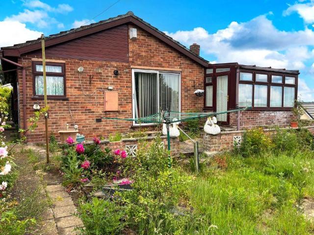 4 bedroom detached bungalow for sale